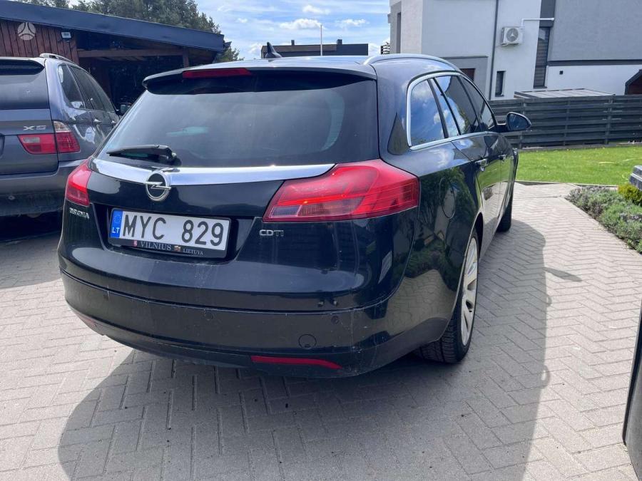 Black Opel Insignia 2013 in Vilnius, with an engine capacity of 2.00 L and mileage of 336 thousand km for 4500 €, photo 8 on AUTOMOTO.COM.LV