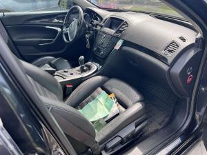 Black Opel Insignia 2013 in Vilnius, with an engine capacity of 2.00 L and mileage of 336 thousand km for 4500 €, photo 10 on AUTOMOTO.COM.LV