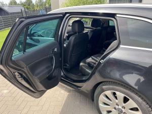 Black Opel Insignia 2013 in Vilnius, with an engine capacity of 2.00 L and mileage of 336 thousand km for 4500 €, photo 12 on AUTOMOTO.COM.LV