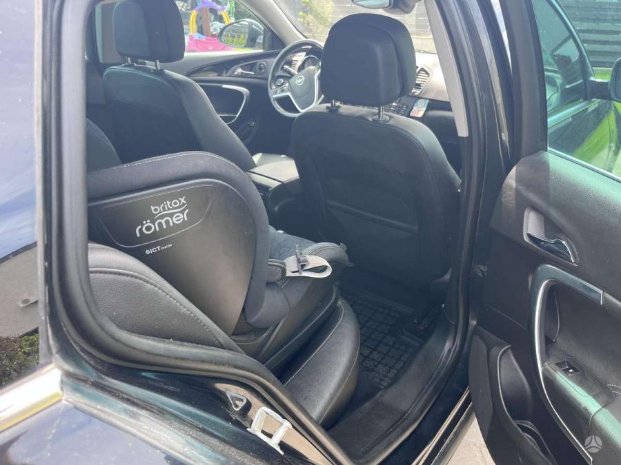 Black Opel Insignia 2013 in Vilnius, with an engine capacity of 2.00 L and mileage of 336 thousand km for 4500 €, photo 18 on AUTOMOTO.COM.LV