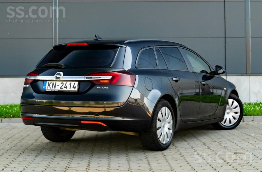 Black Opel Insignia 2014 in Riga, with an engine capacity of 2.00 L and mileage of 294 thousand km for 5990 €, photo 7 on AUTOMOTO.COM.LV