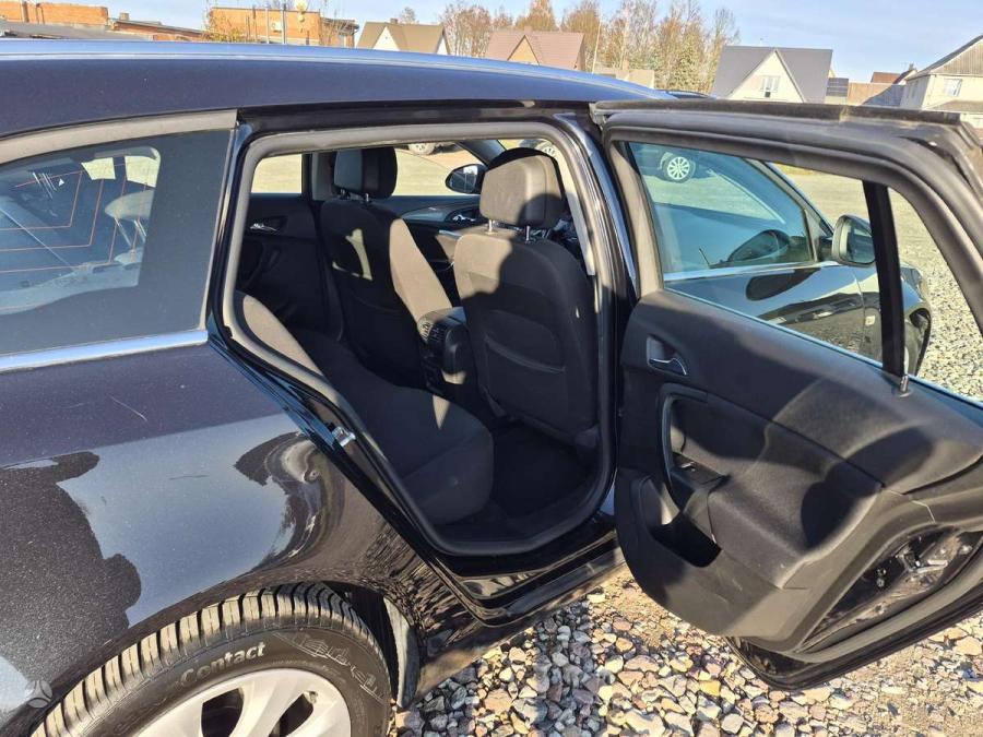 Melns Opel Insignia 2014 Marijampole, ar dzinēja tilpumu 2.00 L un nobraukumu 240 tūkst. km par 4400 €, foto 14 vietnē AUTOMOTO.COM.LV