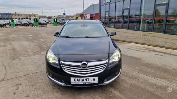 Black Opel Insignia 2014 in Siauliai, with an engine capacity of 2.00 L and mileage of 250 thousand km for 5900 €, photo 2 on AUTOMOTO.COM.LV