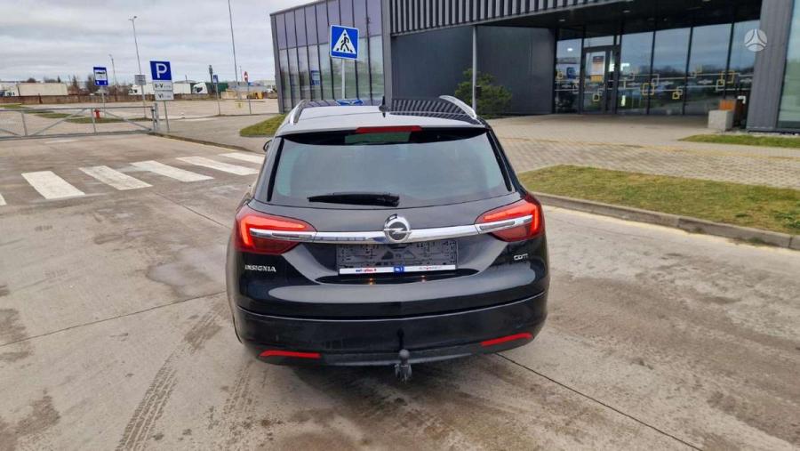 Black Opel Insignia 2014 in Siauliai, with an engine capacity of 2.00 L and mileage of 250 thousand km for 5900 €, photo 5 on AUTOMOTO.COM.LV