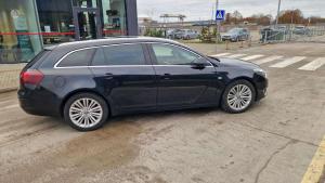 Black Opel Insignia 2014 in Siauliai, with an engine capacity of 2.00 L and mileage of 250 thousand km for 5900 €, photo 7 on AUTOMOTO.COM.LV