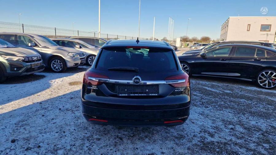 Black Opel Insignia 2014 in Marijampole, with an engine capacity of 1.96 L and mileage of 290 thousand km for 5600 €, photo 8 on AUTOMOTO.COM.LV