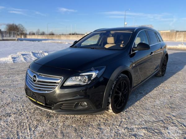 Black Opel Insignia 2014 in Siauliai, with an engine capacity of 2.00 L and mileage of 274 thousand km for 6900 €, photo 1 on AUTOMOTO.COM.LV