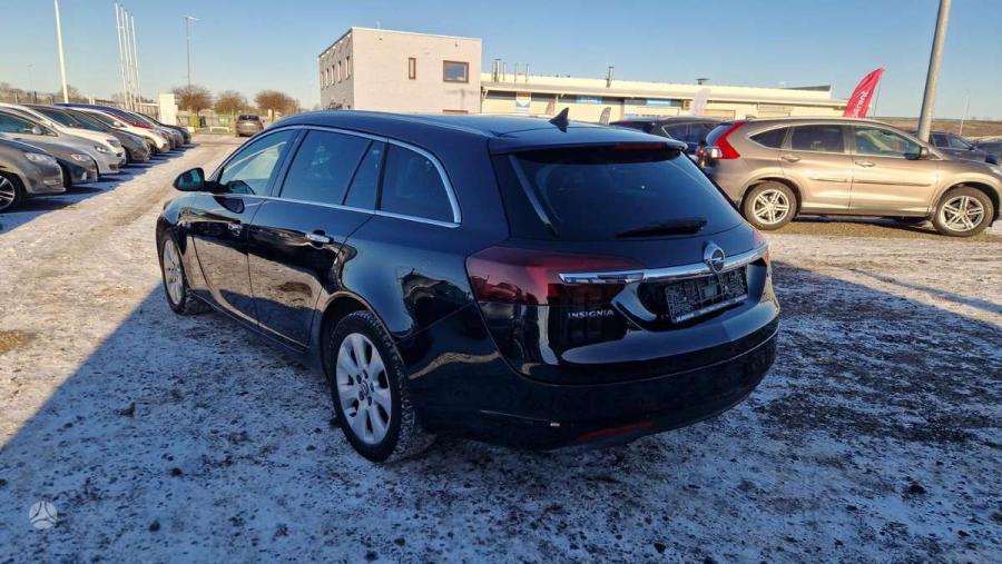 Black Opel Insignia 2014 in Marijampole, with an engine capacity of 1.96 L and mileage of 290 thousand km for 5600 €, photo 9 on AUTOMOTO.COM.LV