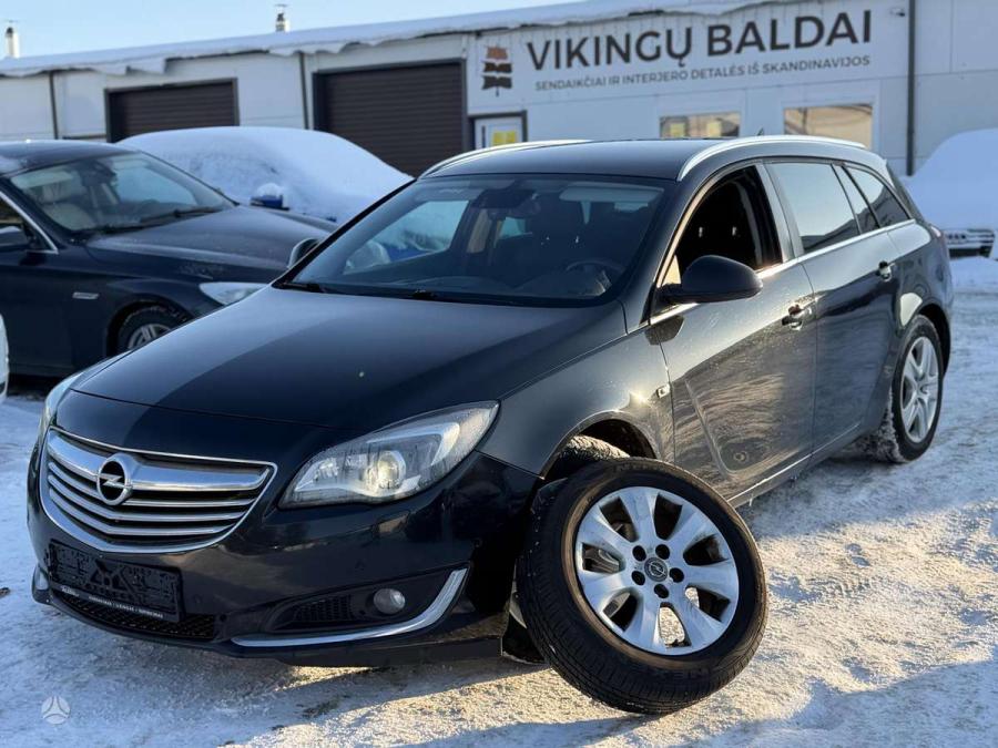Black Opel Insignia 2014 in Utena, with an engine capacity of 1.96 L and mileage of 279 thousand km for 4290 €, photo 2 on AUTOMOTO.COM.LV