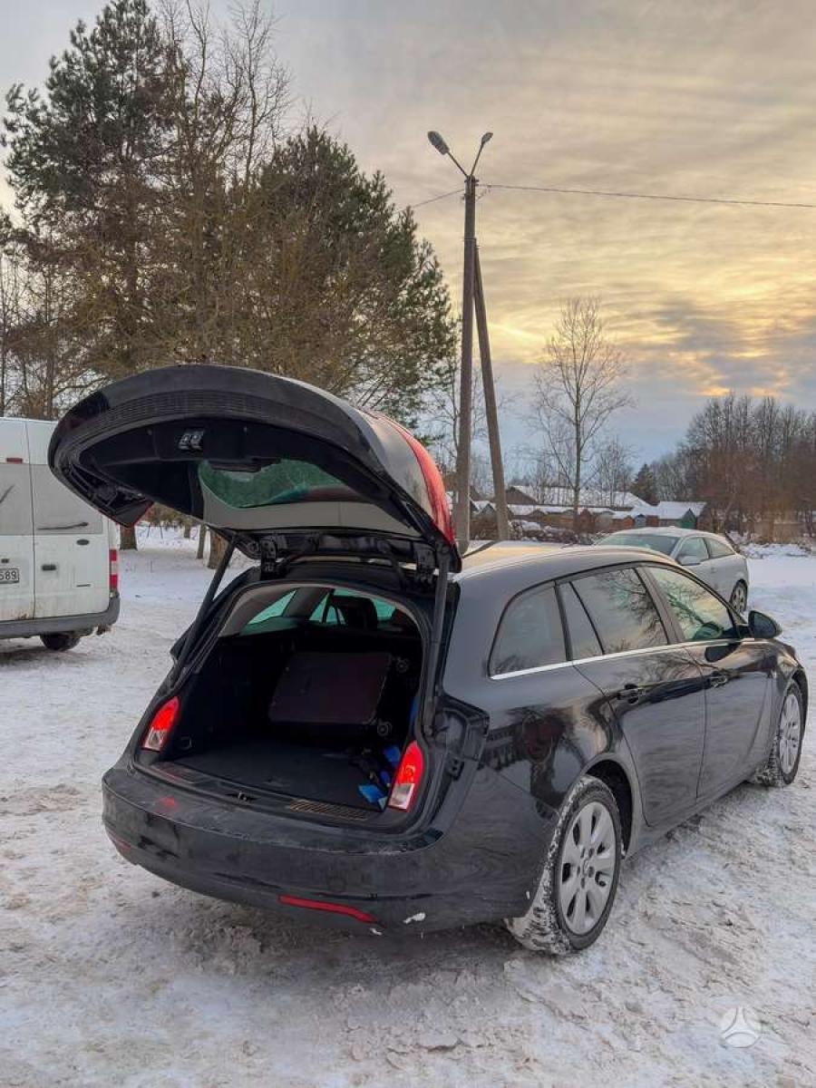 Black Opel Insignia 2014 in Kaunas, with an engine capacity of 1.96 L and mileage of 285 thousand km for 5000 €, photo 8 on AUTOMOTO.COM.LV
