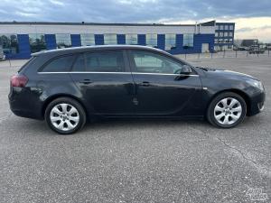 Black Opel Insignia 2014 in Kaunas, with an engine capacity of 2.00 L and mileage of 308 thousand km for 4250 €, photo 3 on AUTOMOTO.COM.LV