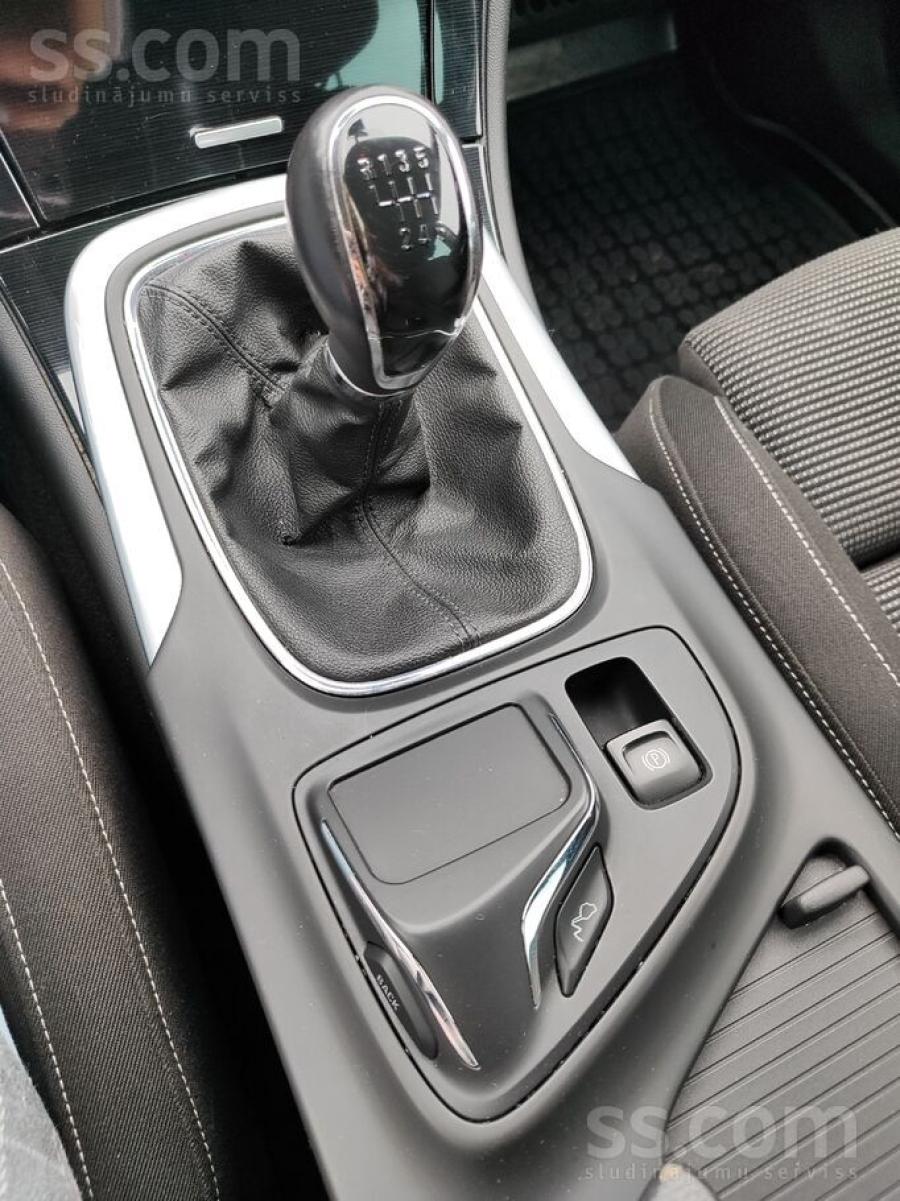 Melns Opel Insignia 2014 Ventspils, ar dzinēja tilpumu 2.00 L un nobraukumu 302 tūkst. km par 6000 €, foto 10 vietnē AUTOMOTO.COM.LV
