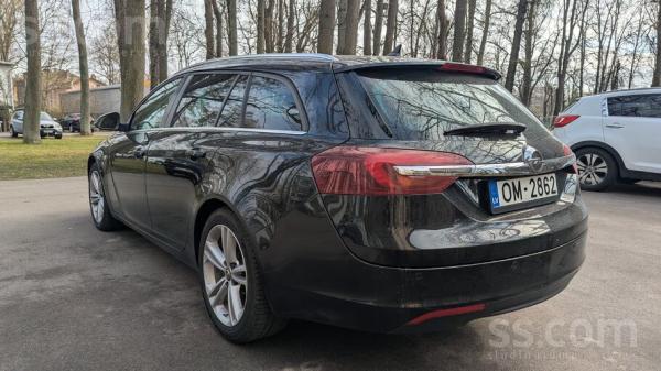 Black Opel Insignia 2014 in Riga, with an engine capacity of 2.00 L and mileage of 248 thousand km for 4800 €, photo 4 on AUTOMOTO.COM.LV