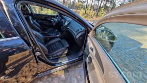 Black Opel Insignia 2014 in Jekabpils, with an engine capacity of 2.00 L and mileage of 233 thousand km for 4350 €, photo 7 on AUTOMOTO.COM.LV