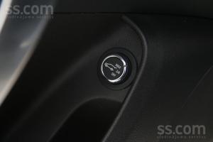 Black Opel Insignia 2014 in Riga, with an engine capacity of 2.00 L and mileage of 0 thousand km for 5490 €, photo 9 on AUTOMOTO.COM.LV