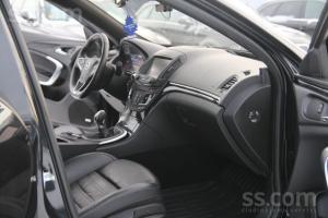 Black Opel Insignia 2014 in Riga, with an engine capacity of 2.00 L and mileage of 0 thousand km for 5490 €, photo 18 on AUTOMOTO.COM.LV