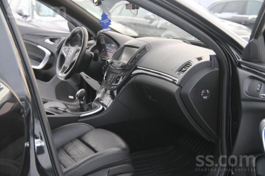 Black Opel Insignia 2014 in Riga, with an engine capacity of 2.00 L and mileage of 0 thousand km for 5490 €, photo 18 on AUTOMOTO.COM.LV
