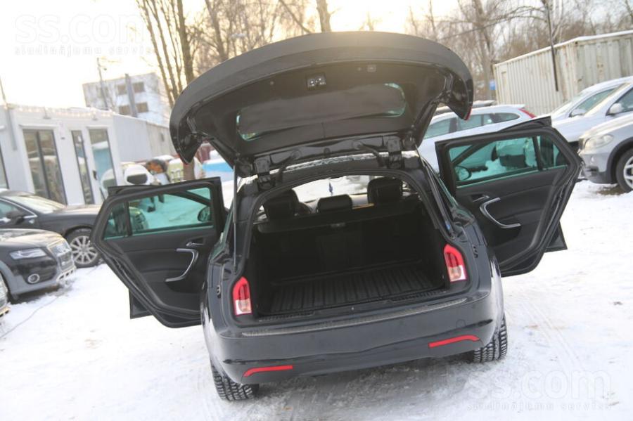 Black Opel Insignia 2014 in Riga, with an engine capacity of 2.00 L and mileage of 0 thousand km for 5490 €, photo 21 on AUTOMOTO.COM.LV