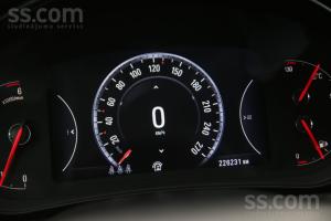 Black Opel Insignia 2014 in Riga, with an engine capacity of 2.00 L and mileage of 0 thousand km for 5490 €, photo 28 on AUTOMOTO.COM.LV
