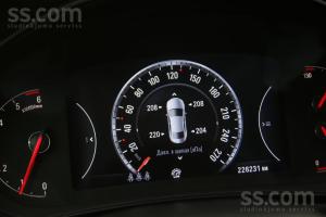 Black Opel Insignia 2014 in Riga, with an engine capacity of 2.00 L and mileage of 0 thousand km for 5490 €, photo 30 on AUTOMOTO.COM.LV