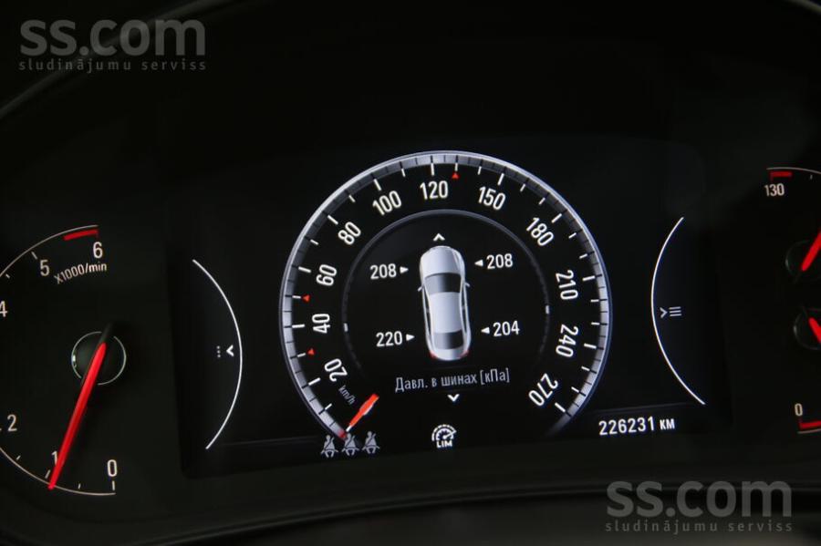 Black Opel Insignia 2014 in Riga, with an engine capacity of 2.00 L and mileage of 0 thousand km for 5490 €, photo 30 on AUTOMOTO.COM.LV