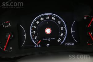 Black Opel Insignia 2014 in Riga, with an engine capacity of 2.00 L and mileage of 0 thousand km for 5490 €, photo 31 on AUTOMOTO.COM.LV