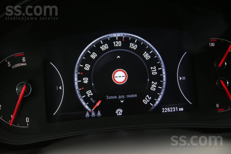 Black Opel Insignia 2014 in Riga, with an engine capacity of 2.00 L and mileage of 0 thousand km for 5490 €, photo 31 on AUTOMOTO.COM.LV