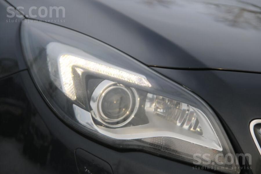 Black Opel Insignia 2014 in Riga, with an engine capacity of 2.00 L and mileage of 0 thousand km for 5490 €, photo 35 on AUTOMOTO.COM.LV