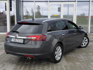 Black Opel Insignia 2014 in Vilnius, with an engine capacity of 2.00 L and mileage of 294 thousand km for 5700 €, photo 7 on AUTOMOTO.COM.LV