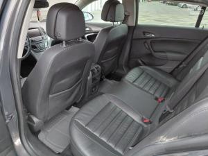 Black Opel Insignia 2014 in Vilnius, with an engine capacity of 2.00 L and mileage of 294 thousand km for 5700 €, photo 10 on AUTOMOTO.COM.LV