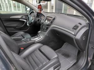 Black Opel Insignia 2014 in Vilnius, with an engine capacity of 2.00 L and mileage of 294 thousand km for 5700 €, photo 13 on AUTOMOTO.COM.LV