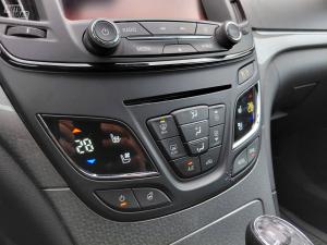 Black Opel Insignia 2014 in Vilnius, with an engine capacity of 2.00 L and mileage of 294 thousand km for 5700 €, photo 16 on AUTOMOTO.COM.LV