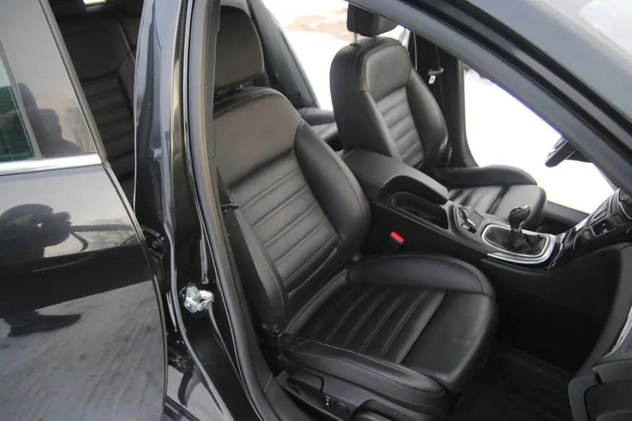 Melns Opel Insignia 2014 Rīga, ar dzinēja tilpumu 2.00 L un nobraukumu 226 tūkst. km par 5790 €, foto 17 vietnē AUTOMOTO.COM.LV