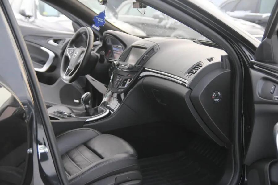 Melns Opel Insignia 2014 Rīga, ar dzinēja tilpumu 2.00 L un nobraukumu 226 tūkst. km par 5790 €, foto 18 vietnē AUTOMOTO.COM.LV