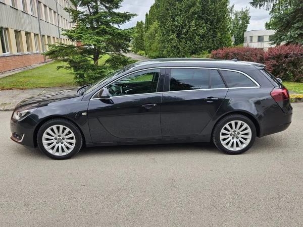 Black Opel Insignia 2014 in Jekabpils, with an engine capacity of 2.00 L and mileage of 201 thousand km for 6790 €, photo 10 on AUTOMOTO.COM.LV