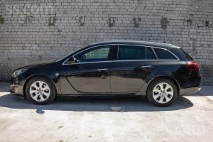Black Opel Insignia 2014 in Liepaja, with an engine capacity of 2.00 L and mileage of 320 thousand km for 6500 €, photo 3 on AUTOMOTO.COM.LV