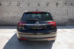Black Opel Insignia 2014 in Liepaja, with an engine capacity of 2.00 L and mileage of 320 thousand km for 6500 €, photo 5 on AUTOMOTO.COM.LV