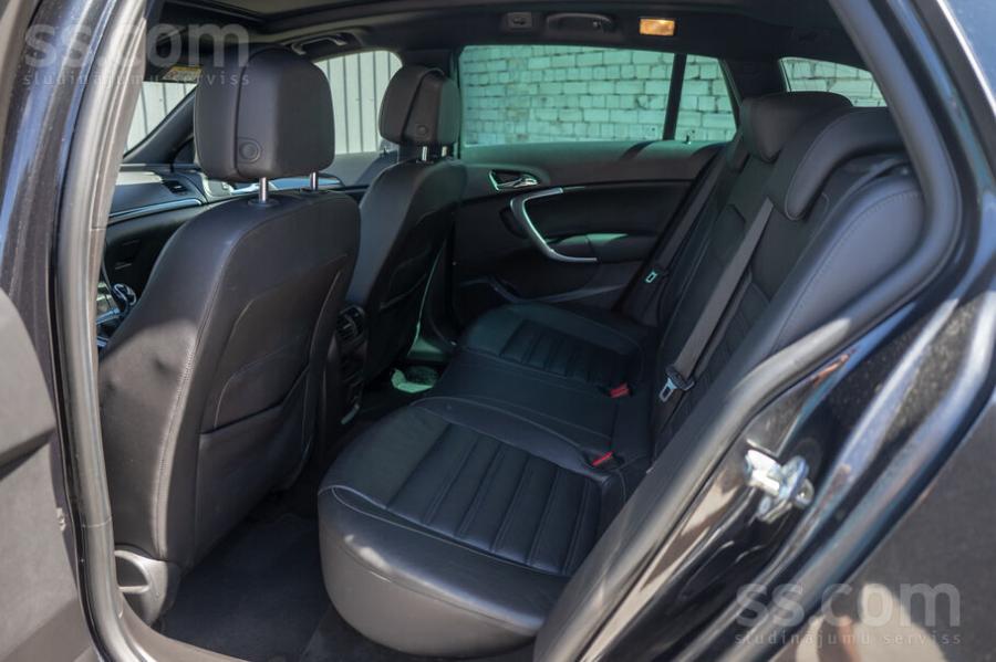 Black Opel Insignia 2014 in Liepaja, with an engine capacity of 2.00 L and mileage of 320 thousand km for 6500 €, photo 13 on AUTOMOTO.COM.LV