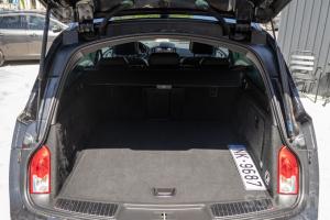 Black Opel Insignia 2014 in Liepaja, with an engine capacity of 2.00 L and mileage of 320 thousand km for 6500 €, photo 14 on AUTOMOTO.COM.LV