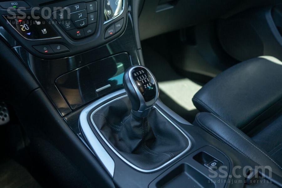 Black Opel Insignia 2014 in Liepaja, with an engine capacity of 2.00 L and mileage of 320 thousand km for 6500 €, photo 20 on AUTOMOTO.COM.LV