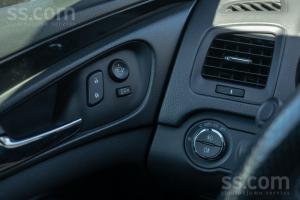 Black Opel Insignia 2014 in Liepaja, with an engine capacity of 2.00 L and mileage of 320 thousand km for 6500 €, photo 29 on AUTOMOTO.COM.LV