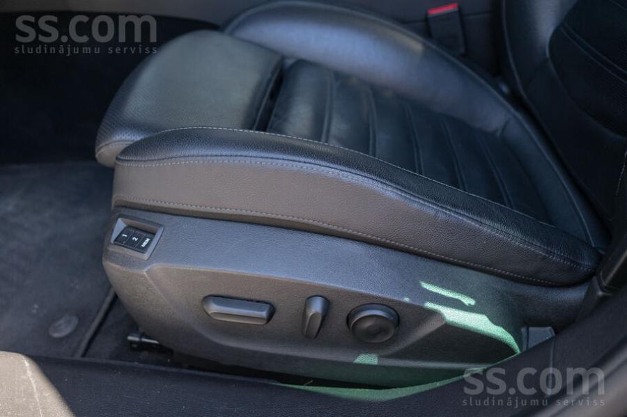Black Opel Insignia 2014 in Liepaja, with an engine capacity of 2.00 L and mileage of 320 thousand km for 6500 €, photo 30 on AUTOMOTO.COM.LV