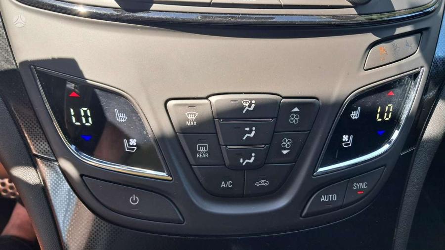 Black Opel Insignia 2014 in Marijampole, with an engine capacity of 1.96 L and mileage of 170 thousand km for 6200 €, photo 20 on AUTOMOTO.COM.LV