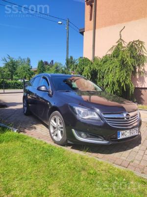 Black Opel Insignia 2014 in Riga, with an engine capacity of 2.00 L and mileage of 393 thousand km for 4300 €, photo  on AUTOMOTO.COM.LV