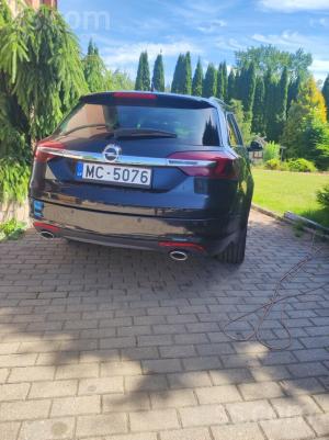 Black Opel Insignia 2014 in Riga, with an engine capacity of 2.00 L and mileage of 393 thousand km for 4300 €, photo 3 on AUTOMOTO.COM.LV