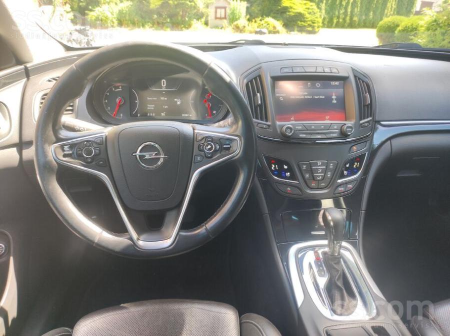 Black Opel Insignia 2014 in Riga, with an engine capacity of 2.00 L and mileage of 393 thousand km for 4300 €, photo 4 on AUTOMOTO.COM.LV