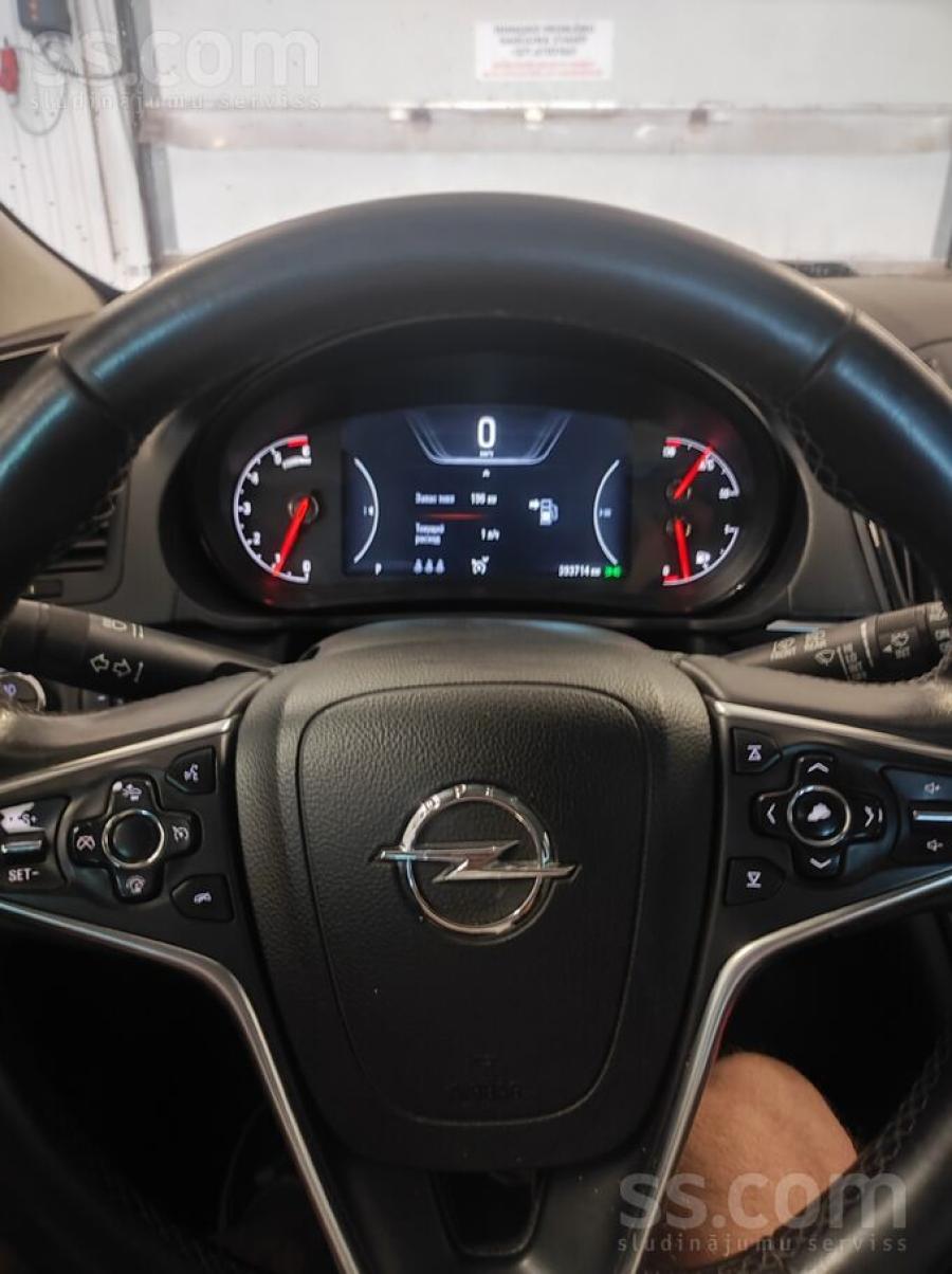 Black Opel Insignia 2014 in Riga, with an engine capacity of 2.00 L and mileage of 393 thousand km for 4300 €, photo 6 on AUTOMOTO.COM.LV