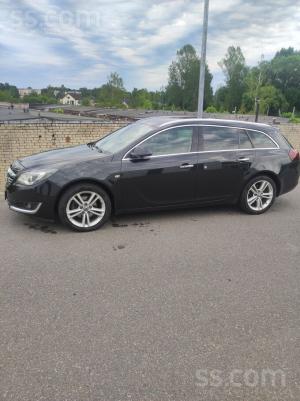 Black Opel Insignia 2014 in Riga, with an engine capacity of 2.00 L and mileage of 393 thousand km for 4300 €, photo 8 on AUTOMOTO.COM.LV