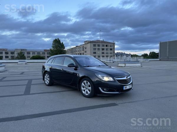 Black Opel Insignia 2014 in Riga, with an engine capacity of 2.00 L and mileage of 353 thousand km for 5250 €, photo 2 on AUTOMOTO.COM.LV