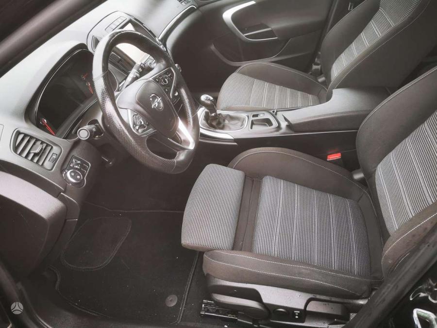 Black Opel Insignia 2014 in Klaipeda, with an engine capacity of 1.96 L and mileage of 224 thousand km for 5880 €, photo 16 on AUTOMOTO.COM.LV